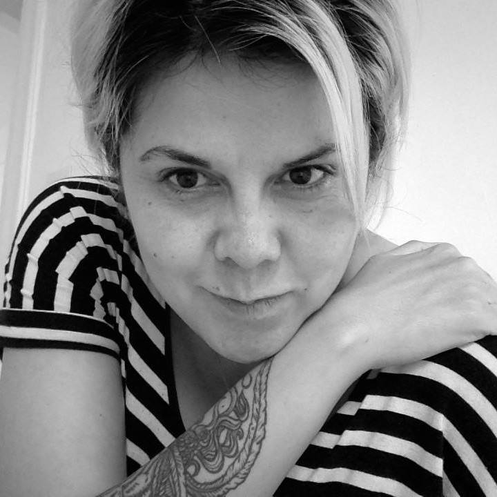 Edith Medina, artista biológica mexicana. Podcast De Qué Viven Los ...